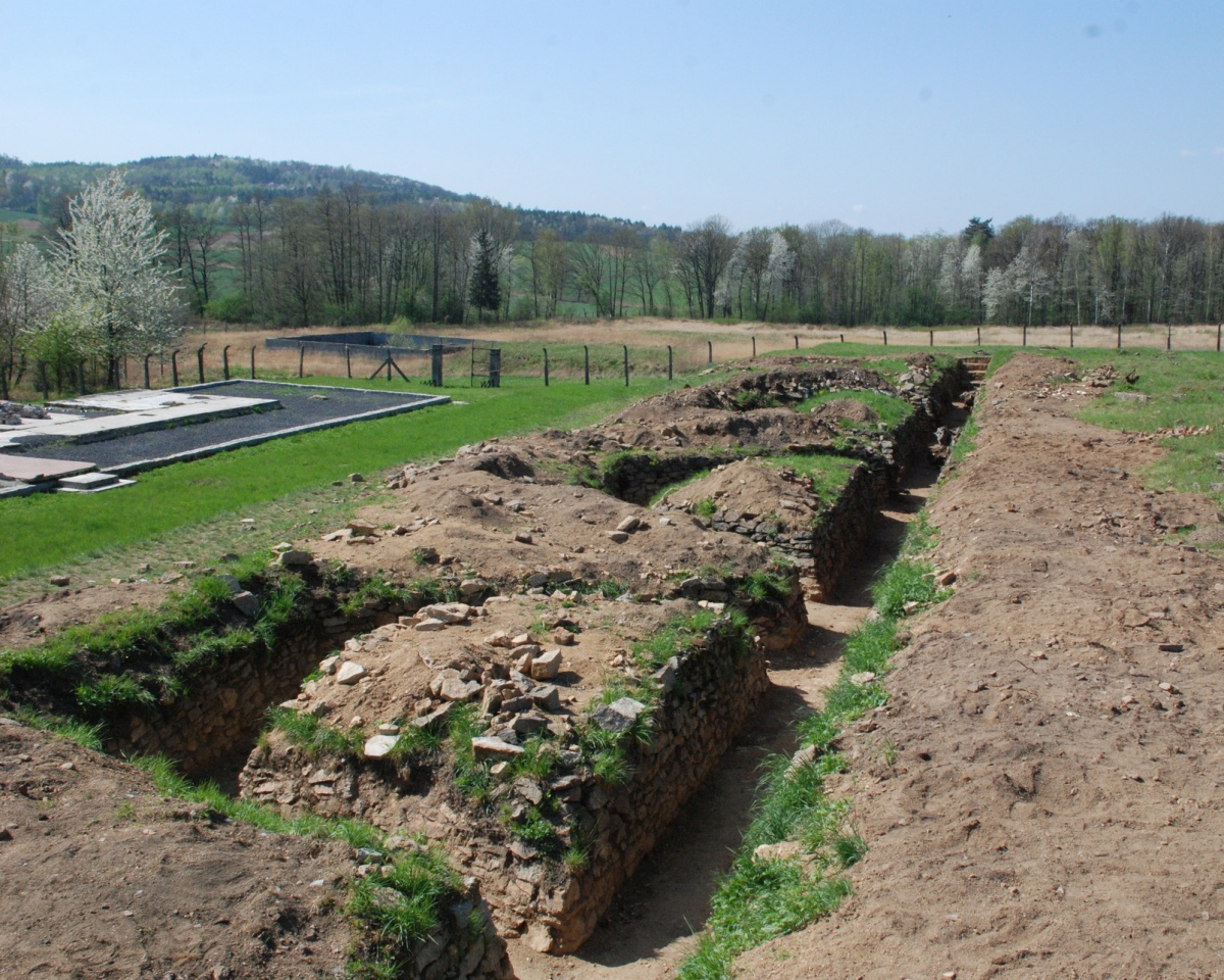Artefakty odnalezione na terenie obozu koncentracyjnego Gross-Rosen ...